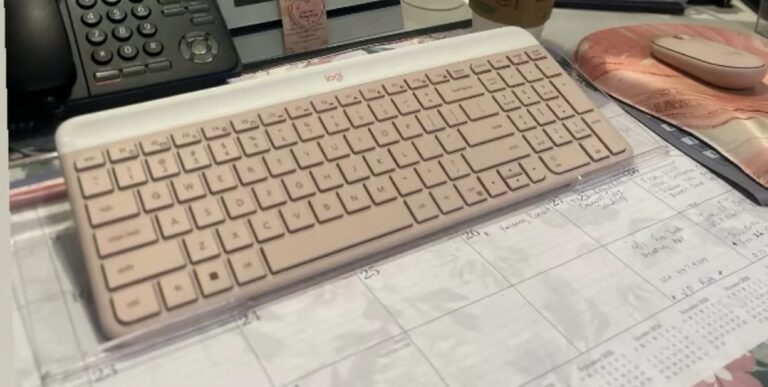 8 Best Keyboards For Long Nails (April 2026) Expert Reviews